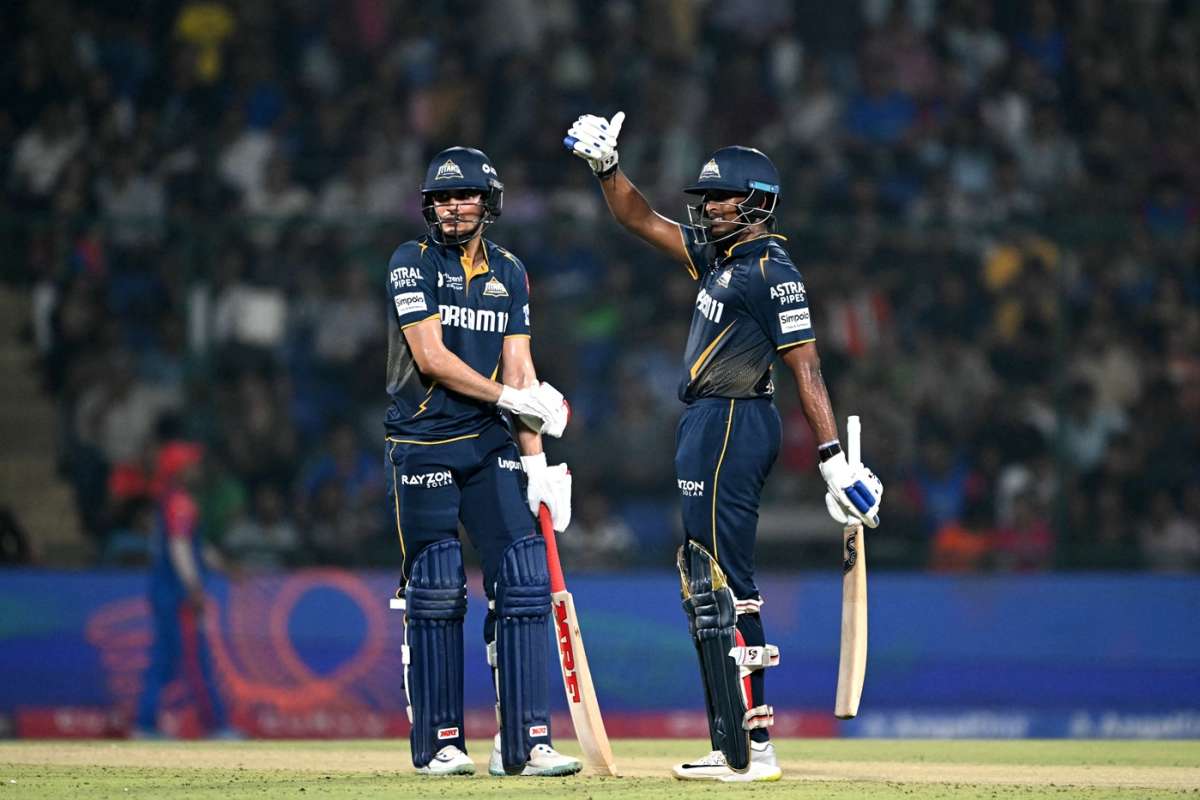 गुजरातले दिल्लीलाई १० विकेटले हरायो, प्लेअफमा सुरक्षित - Dkura.com